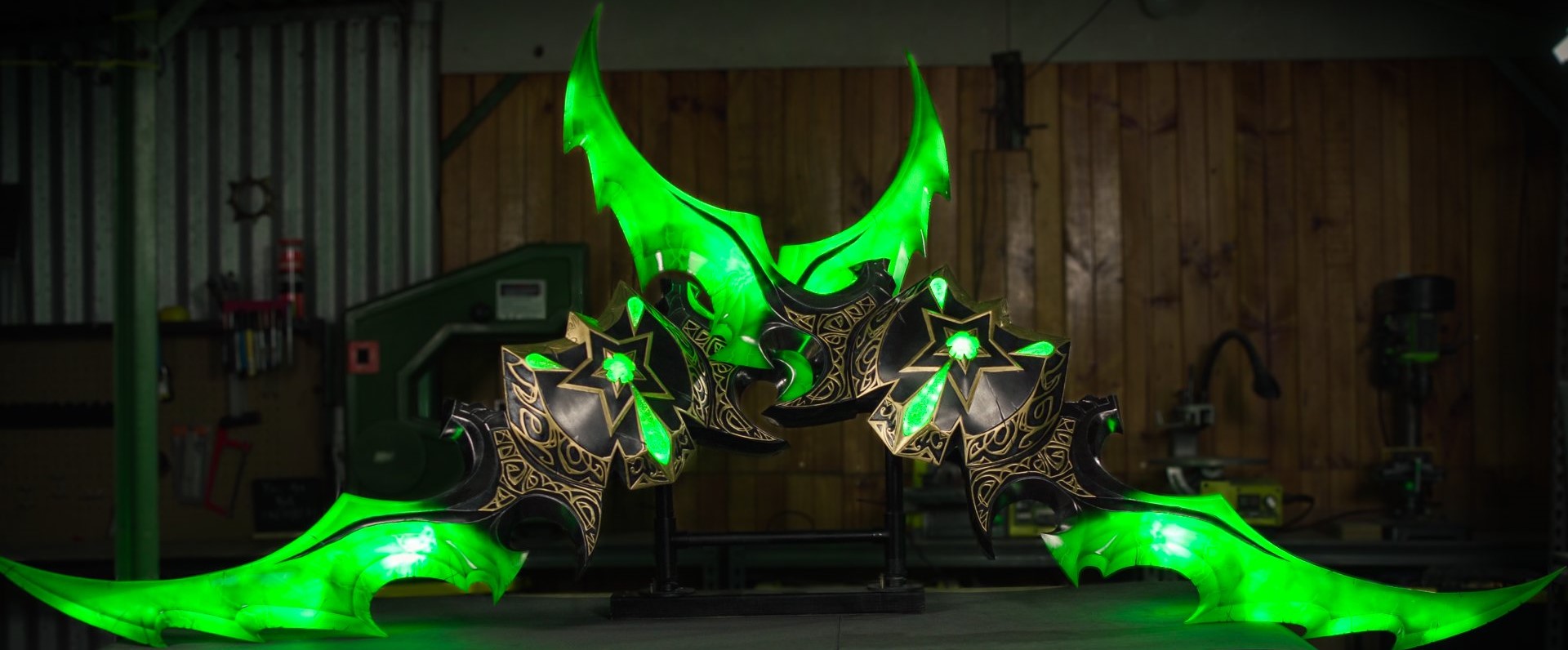 Blizzard Commissions Hench and Scrap Foundry to Create the Twin Blades ...