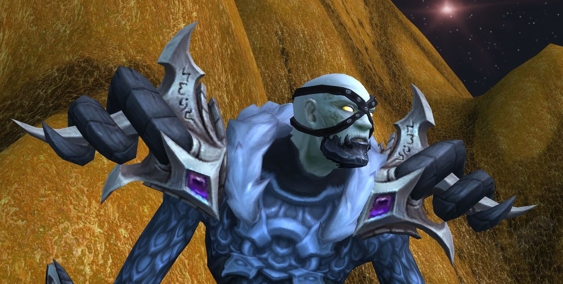 Unchained Gladiator's Chain Monnion - Item - World of Warcraft