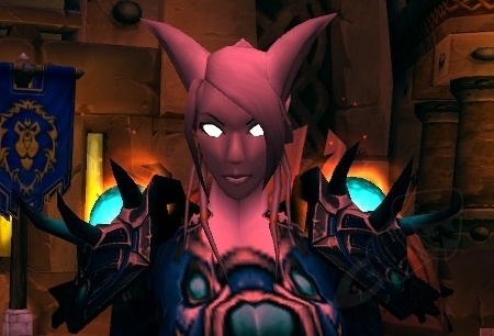 Heroes' Earthshatter Shoulderpads - Item - WotLK Classic