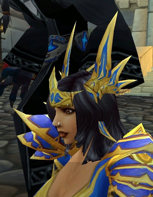 Replica Lieutenant Commander's Silk Cowl - Item - World of Warcraft