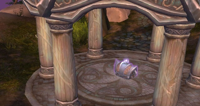 Glimmering Treasure Chest - Object - World of Warcraft