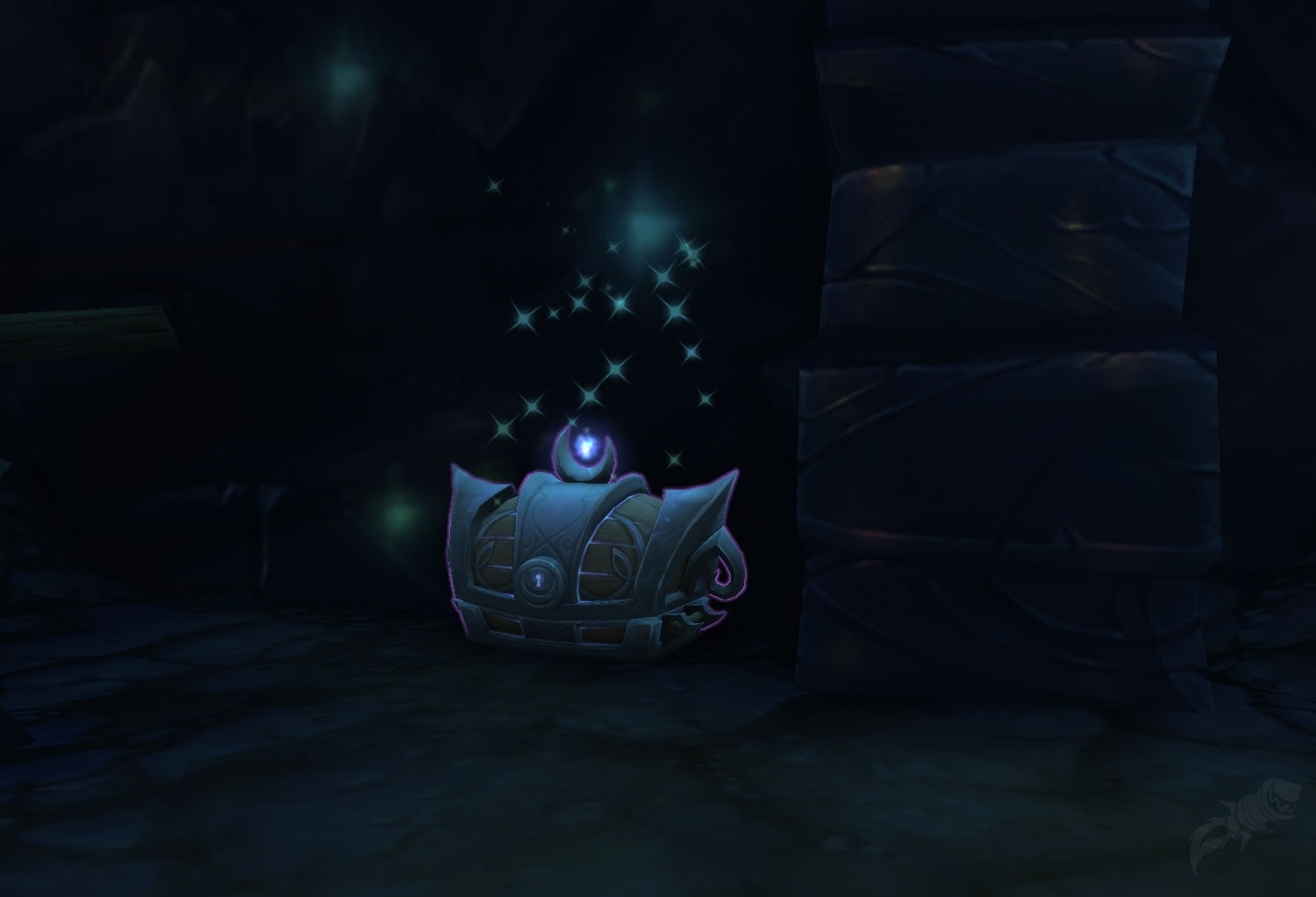 Glimmering Treasure Chest - Object - World of Warcraft