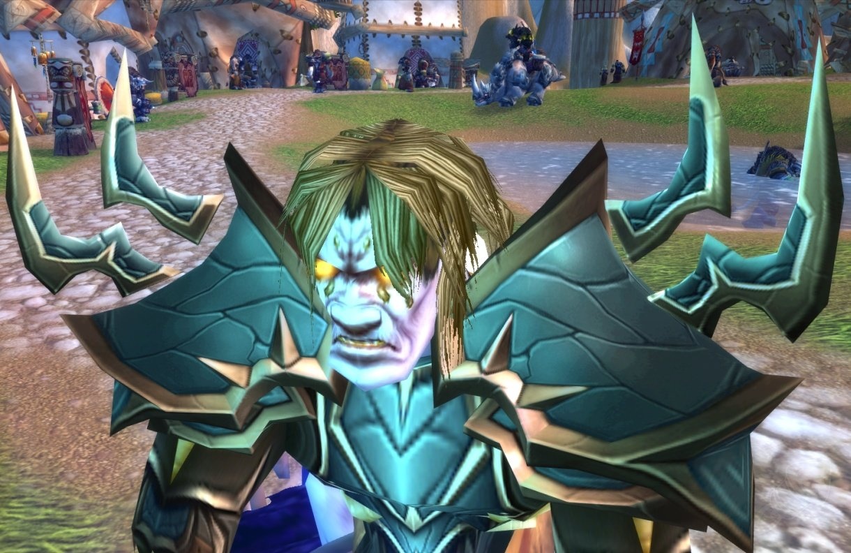 Gladiator's Dreadweave Mantle - Item - World of Warcraft