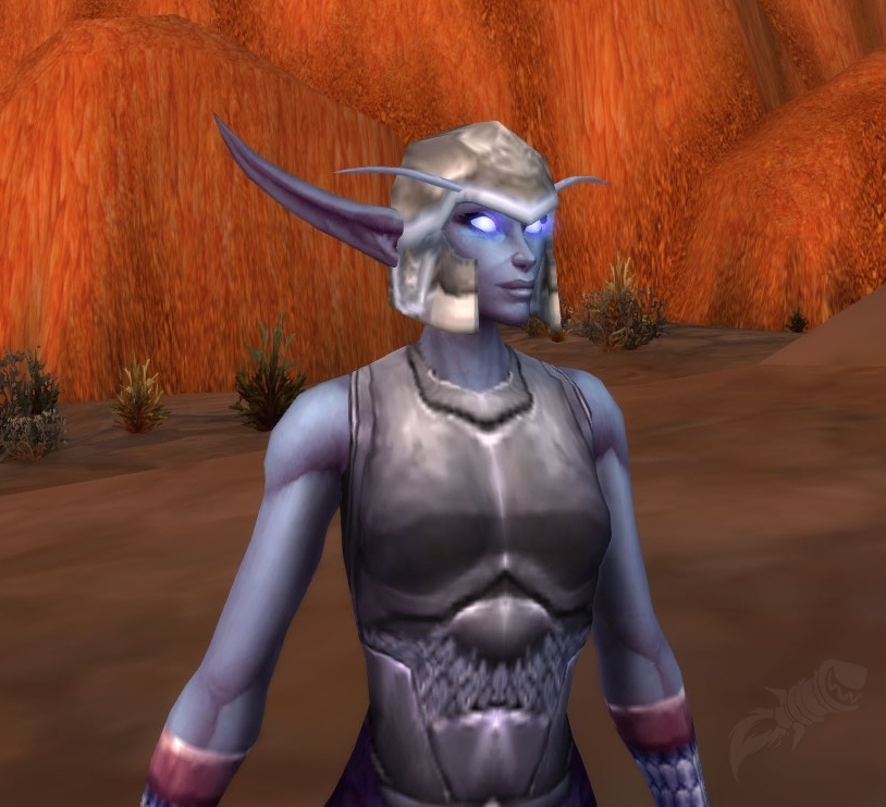 Cracked Hide Hood - Item - World of Warcraft