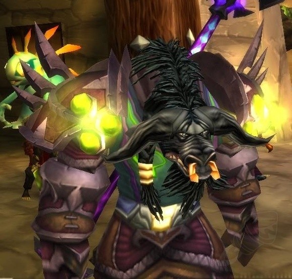 Bufas de pellejo de dragón de Gladiador brutal - Objeto - WotLK Clásico